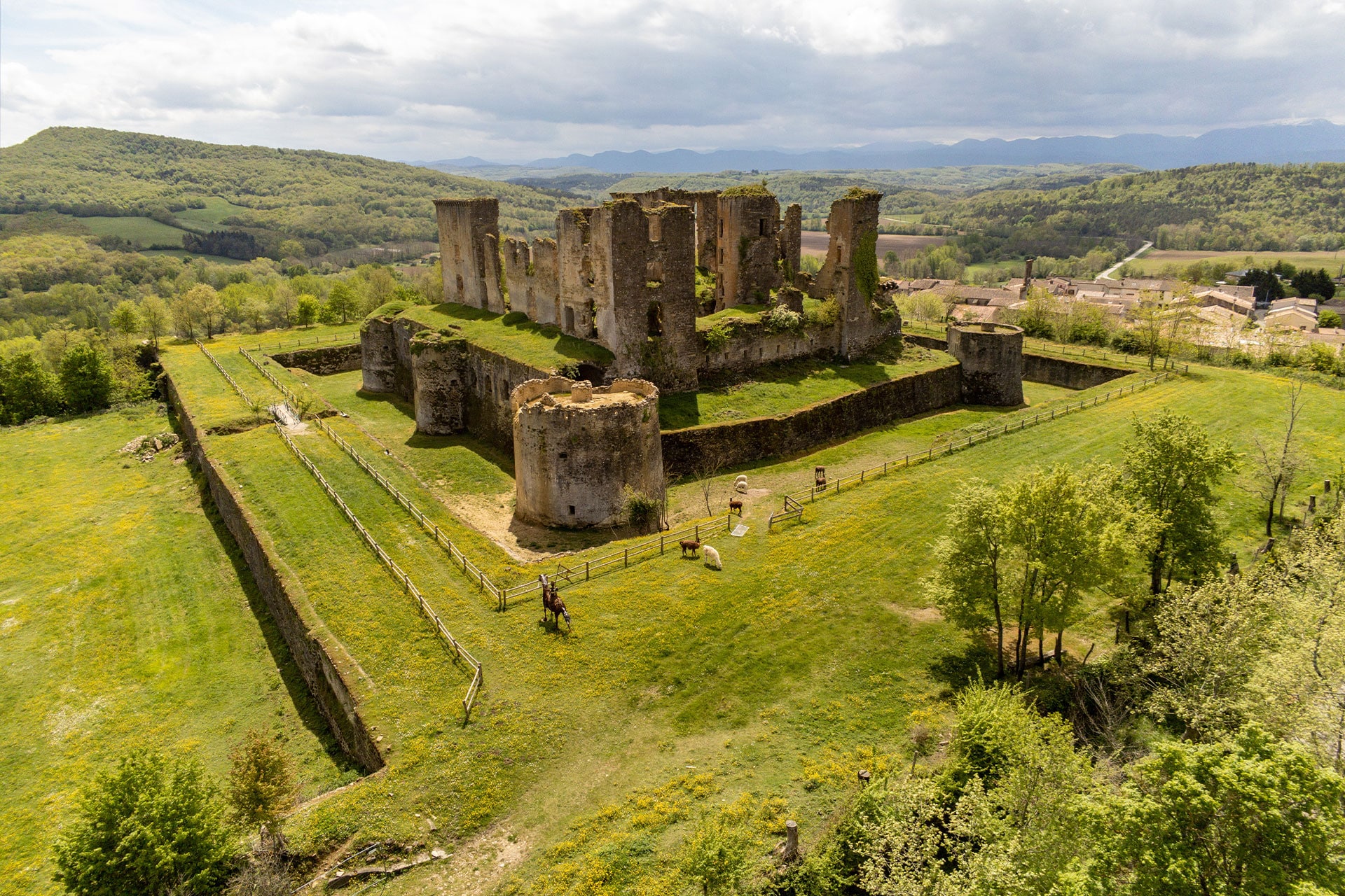 Château de Lagarde | Camping La Serre en Ariège